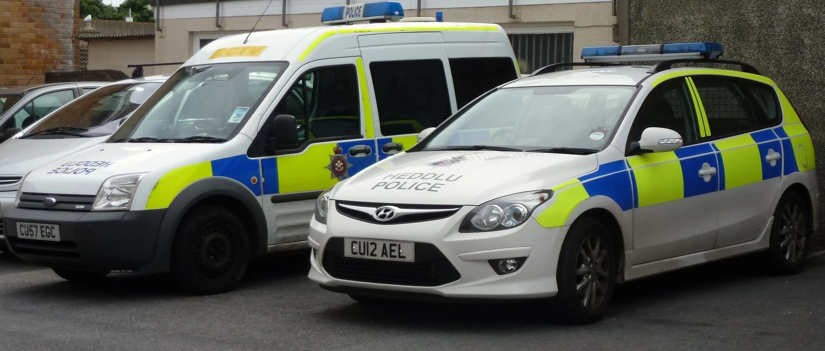 MP discusses policing issues - Herald.Wales