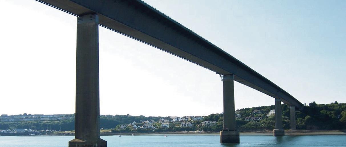 Multi-agency response to ‘distressed’ person on Cleddau Bridge - Herald ...