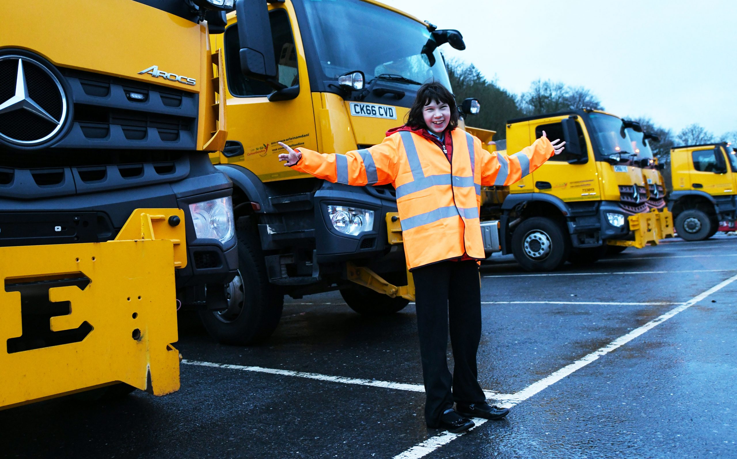 Gritting lorry experience makes teenager’s wish come true - Herald.Wales
