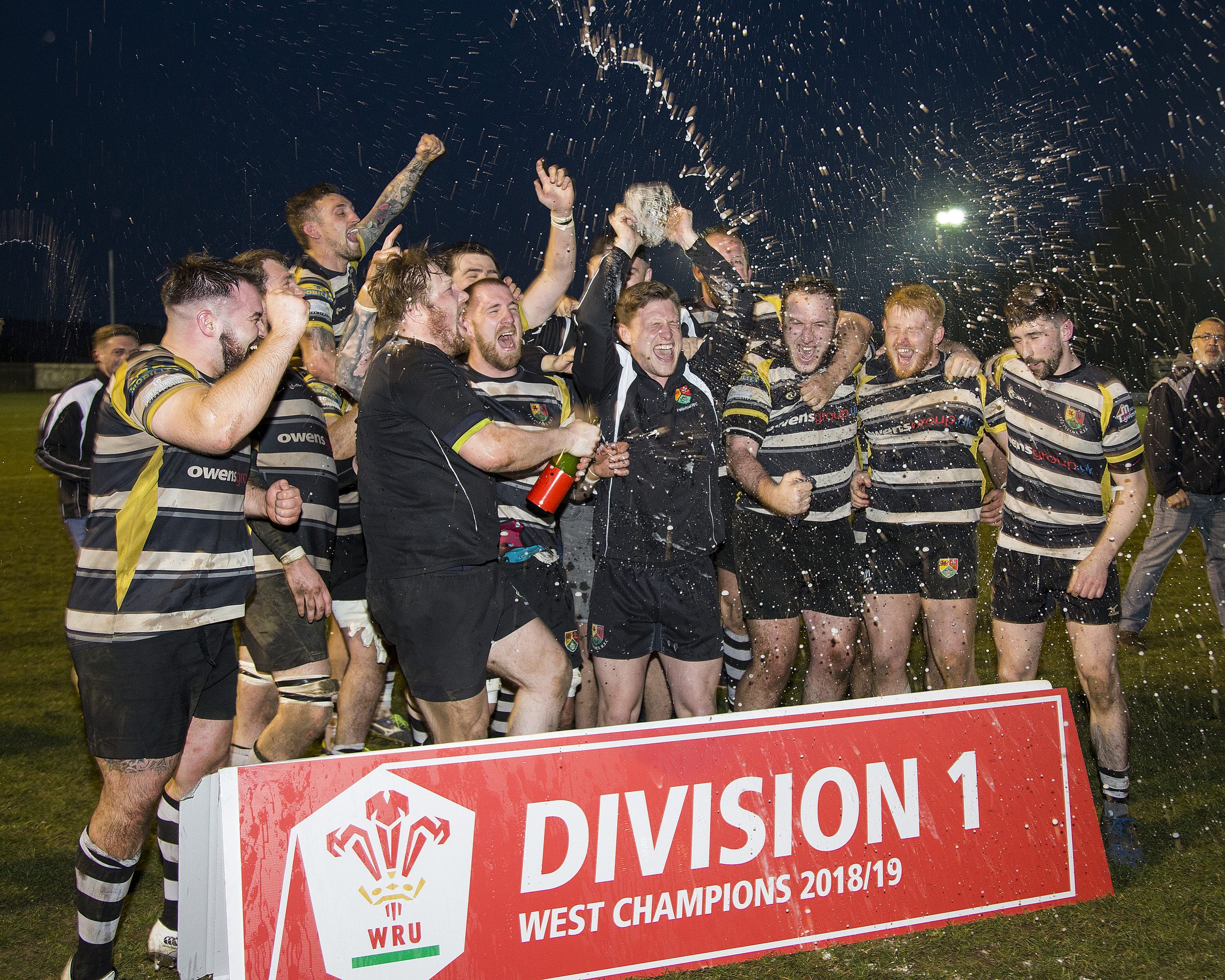 Felinfoel celebrate second successive title - Herald.Wales