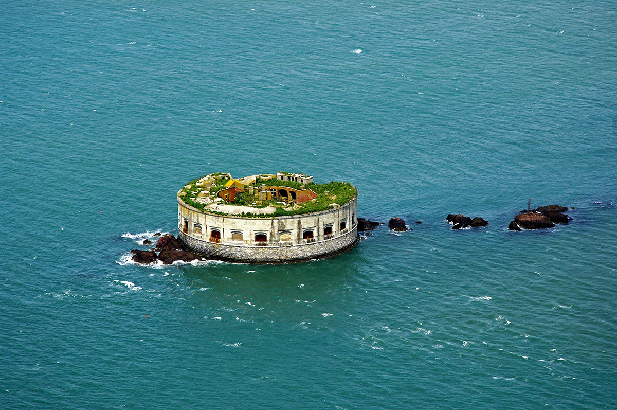 Palmerston's Follies: Why Milford Haven has so many forts - Herald.Wales