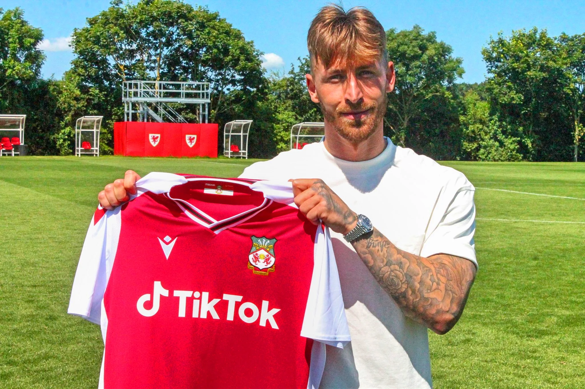 Wrexham AFC sign striker Jake Hyde from FC Halifax Town - Herald.Wales