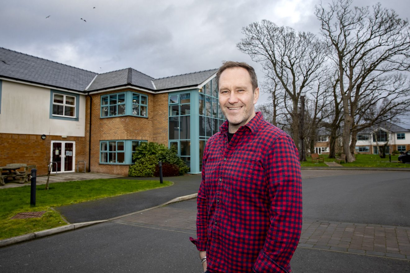 TV soap actor Emyr takes on new starring role at care home - Herald.Wales