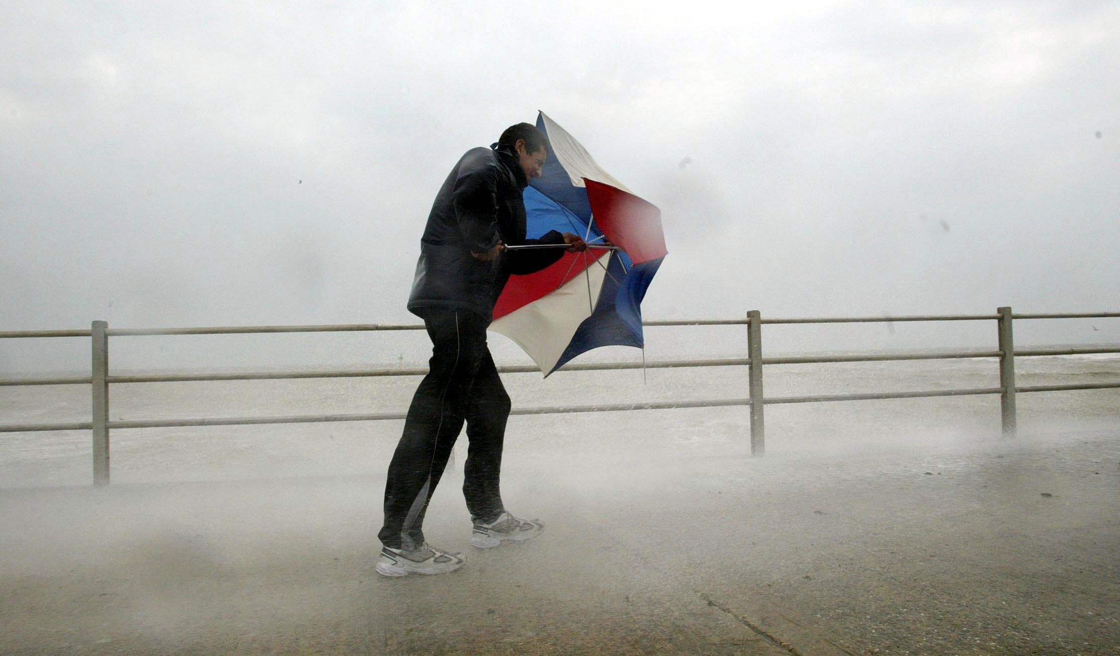 Winds of up to 70mph affecting parts of Wales - Herald.Wales