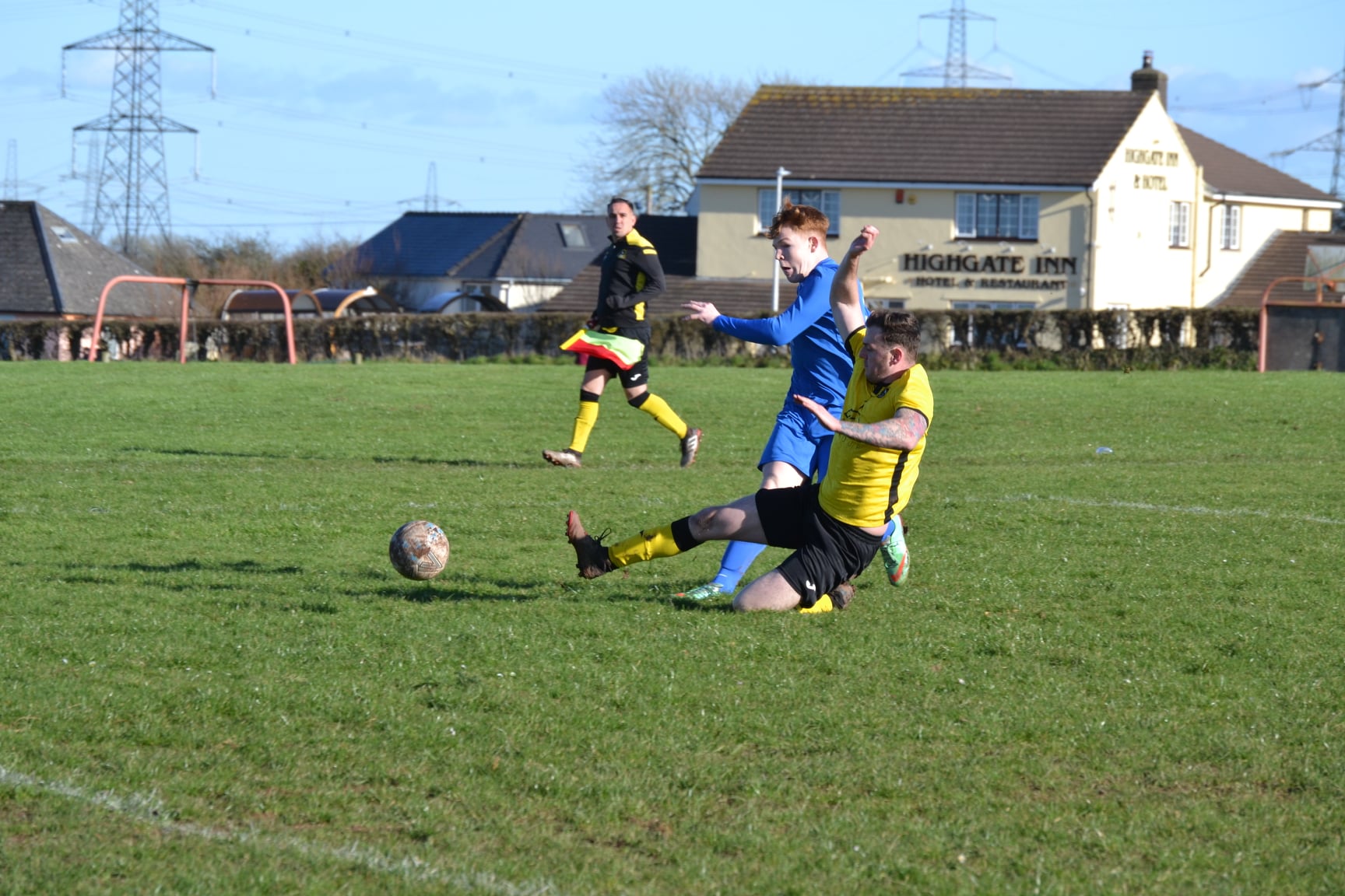 Hundleton come from behind to earn a point against Bridge - Herald.Wales