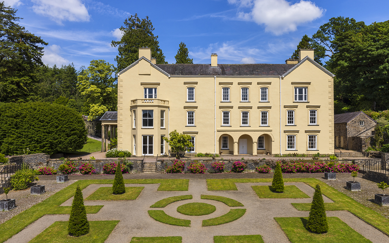 Aberglasney Gardens delighted to win 2022 Trip advisor Travellers ...