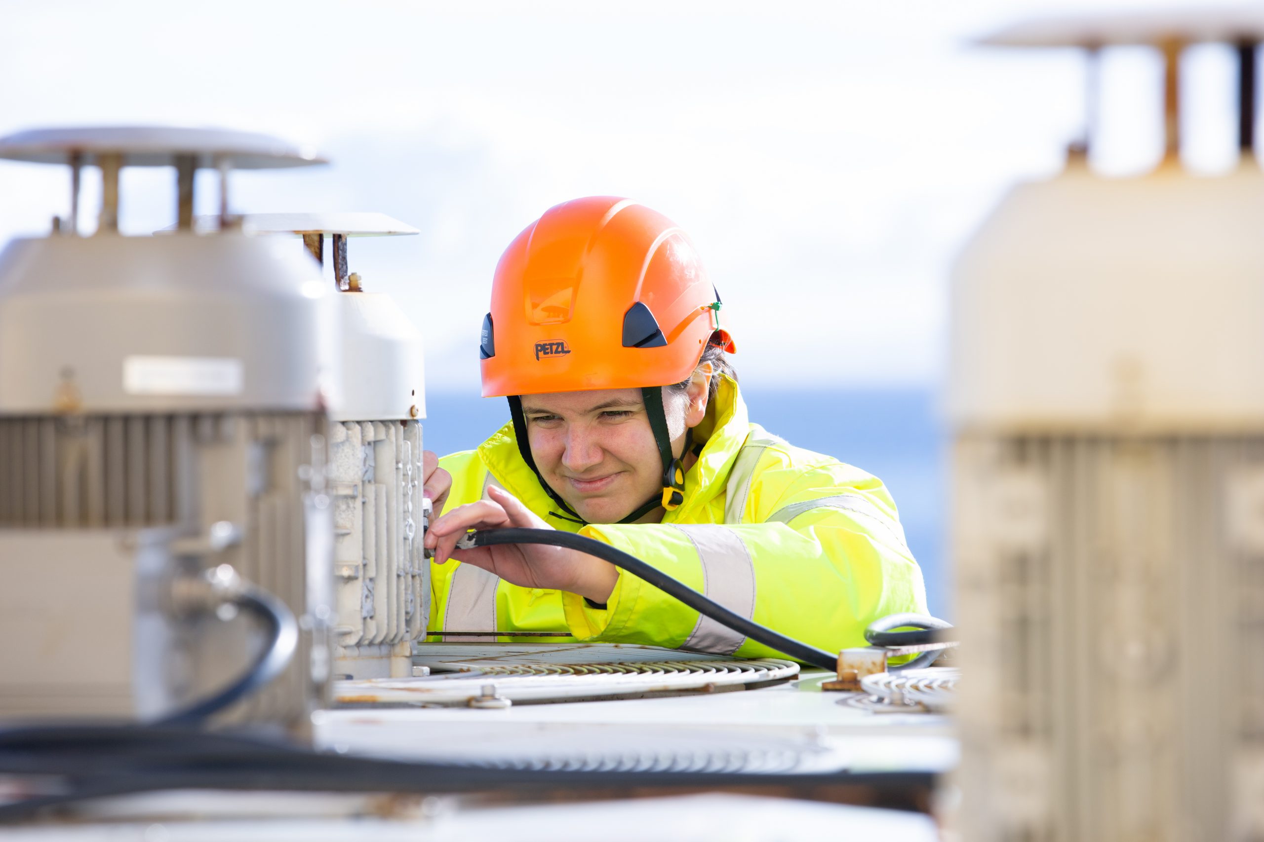 Blue Gem Wind support Pembrokeshire College with new BTEC Engineering Course - Herald.Wales