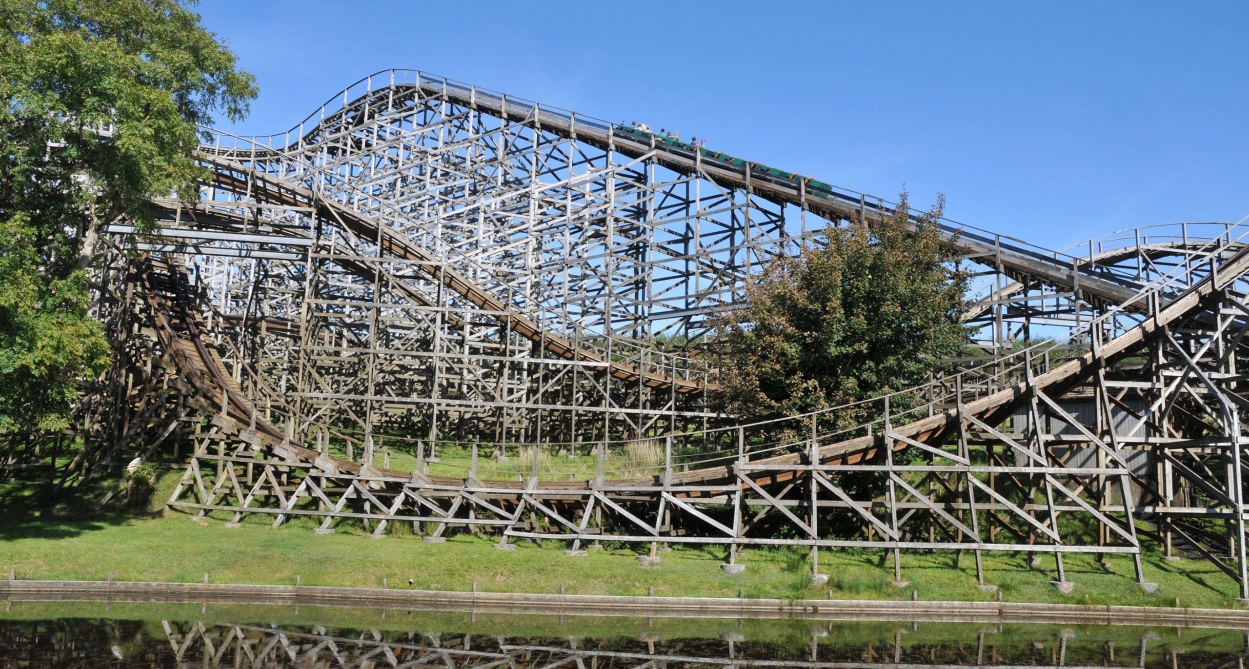 Oakwood’s wooden roller coaster shared over social media for “shaking ...