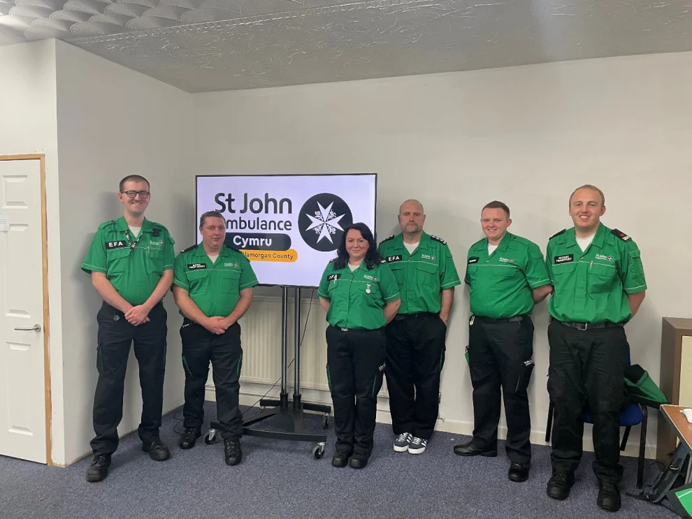 St John Ambulance Cymru Volunteers save a life at Neath Food and Drink ...