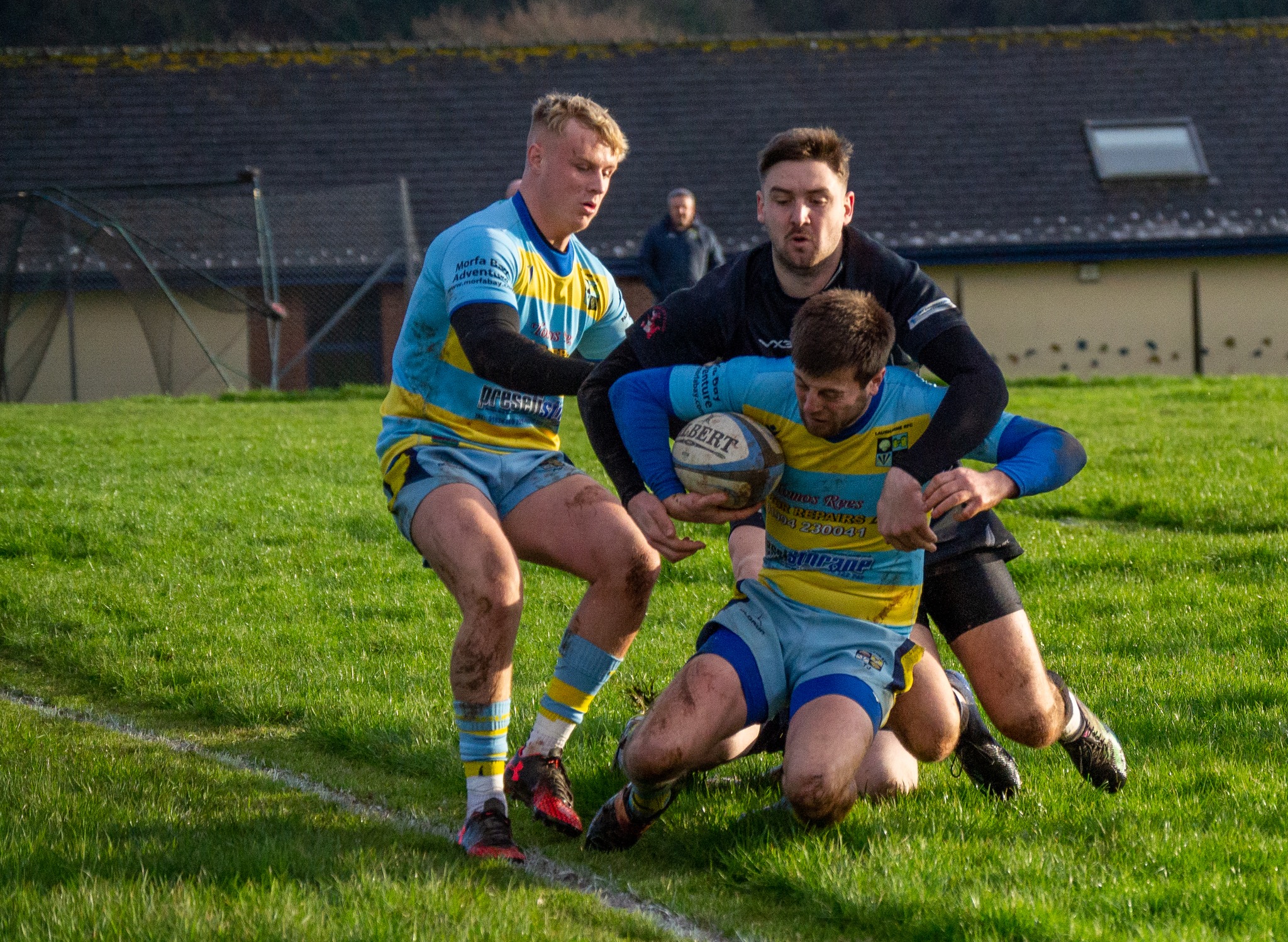 Laugharne hold off Neyland - Herald.Wales
