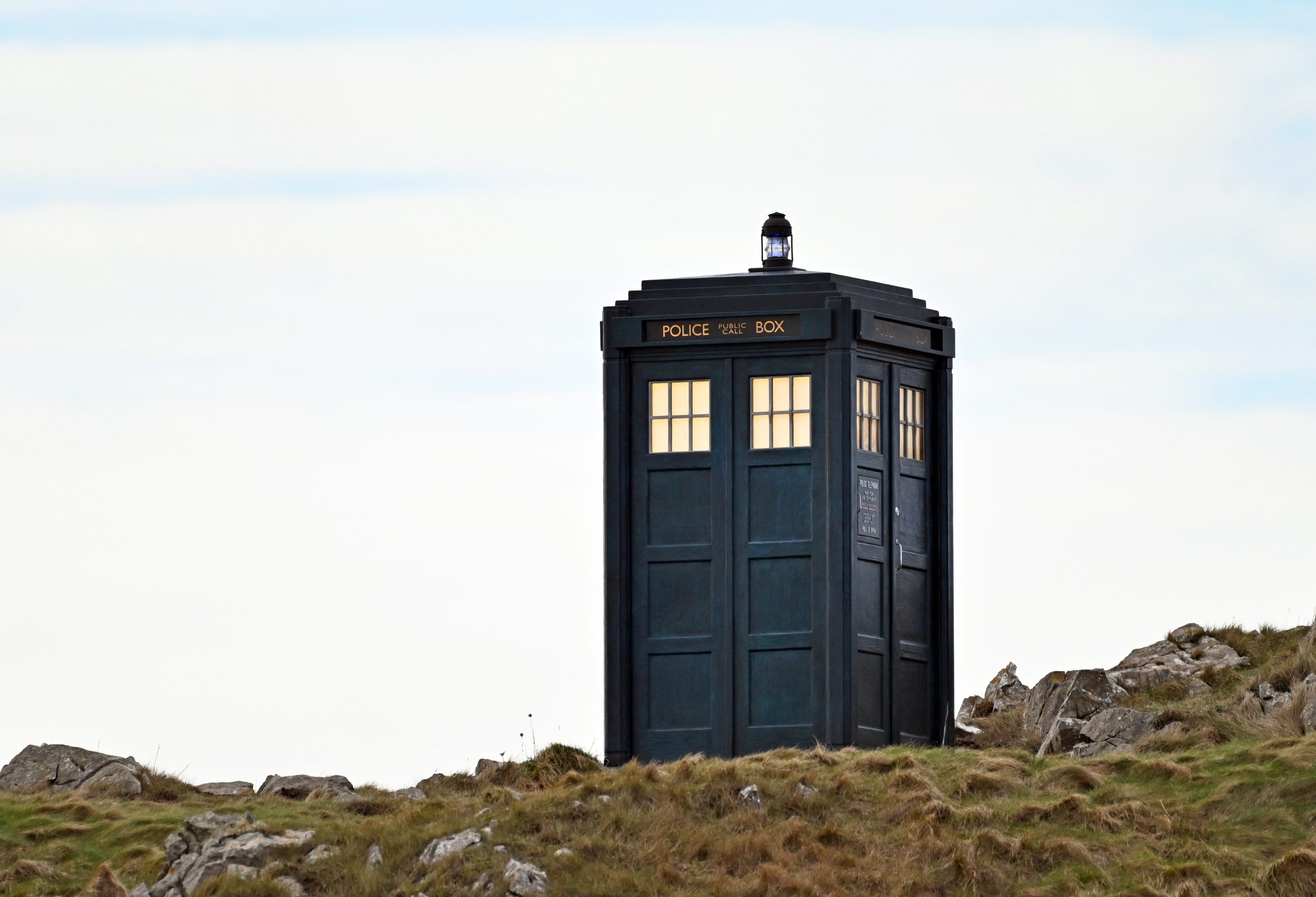 New series of Doctor Who sees Tardis appear on Pembrokeshire coast ...