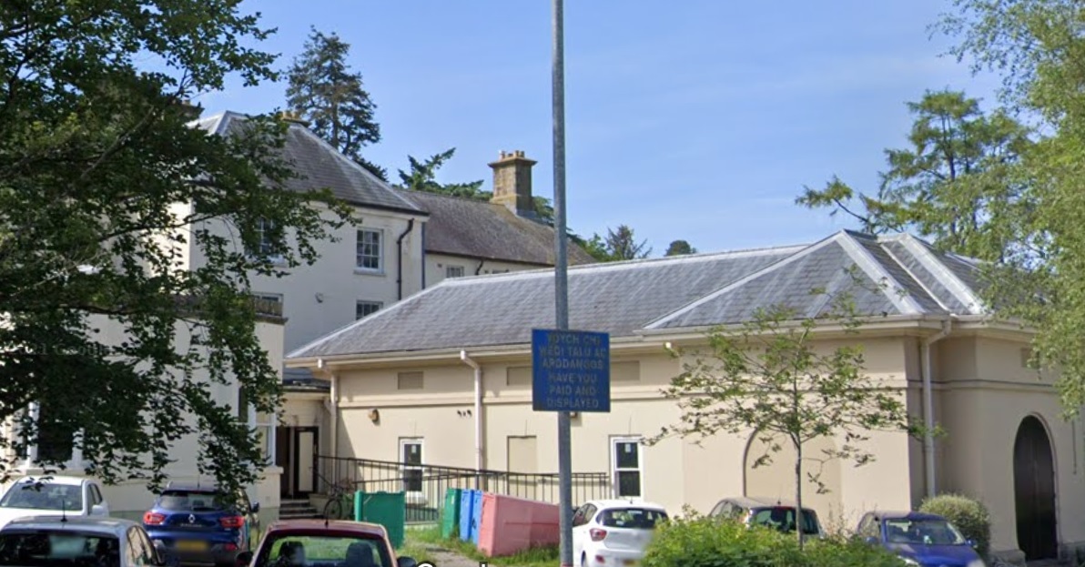 Plans for a new entrance for community centre in Machynlleth - Herald.Wales