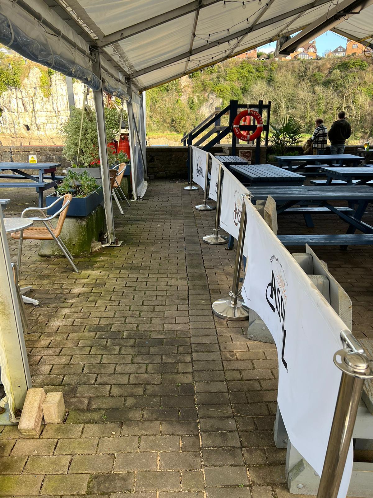 Pub marquee sparks access row to moorings and river rescue teams ...