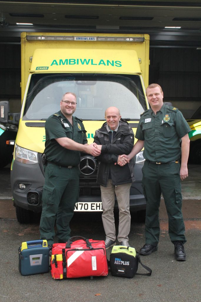 Bowls player reunited with off-duty paramedic who saved his life ...