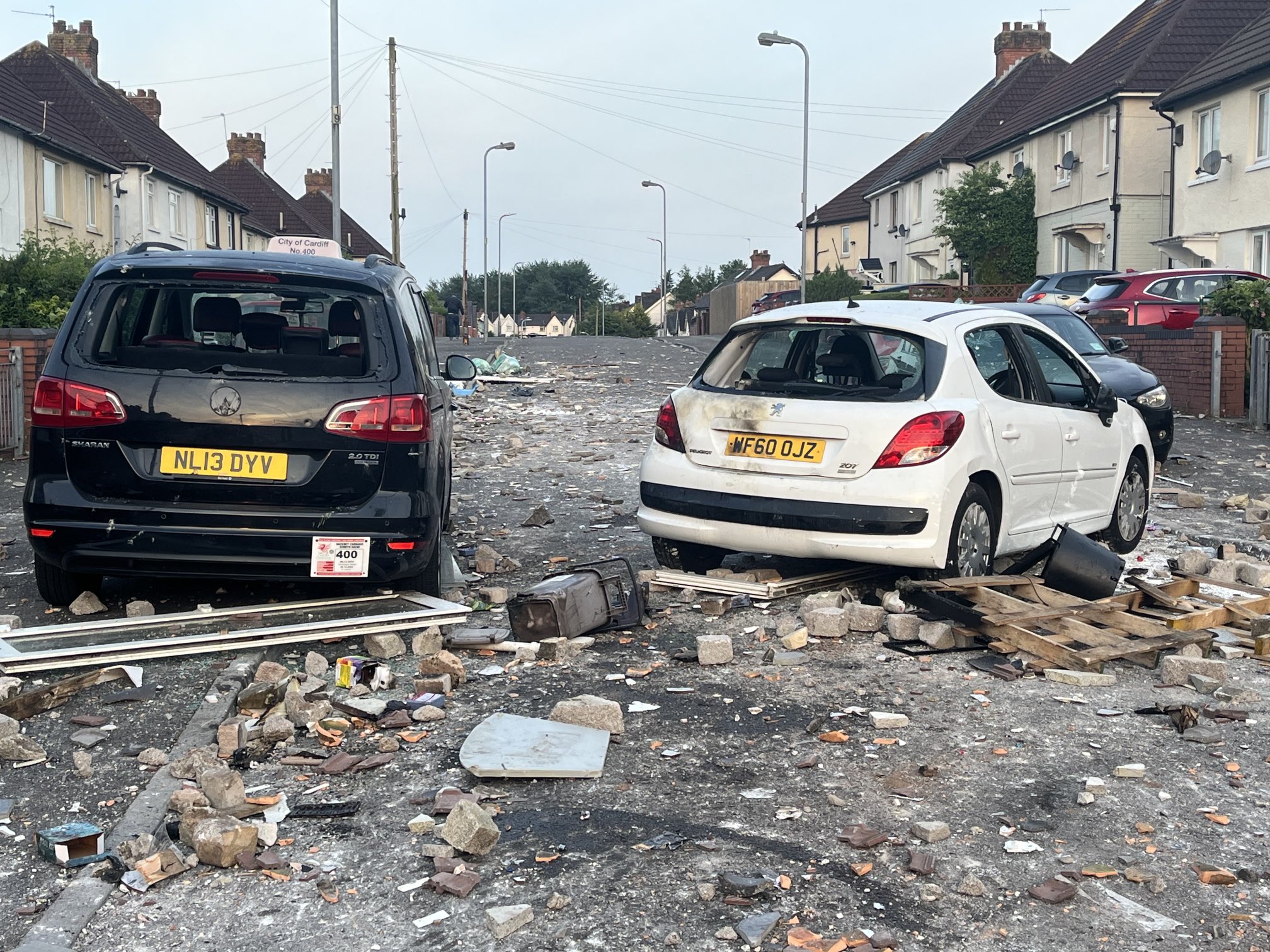 Tragic crash spurs volent outbreak of disorder in Cardiff - Herald.Wales