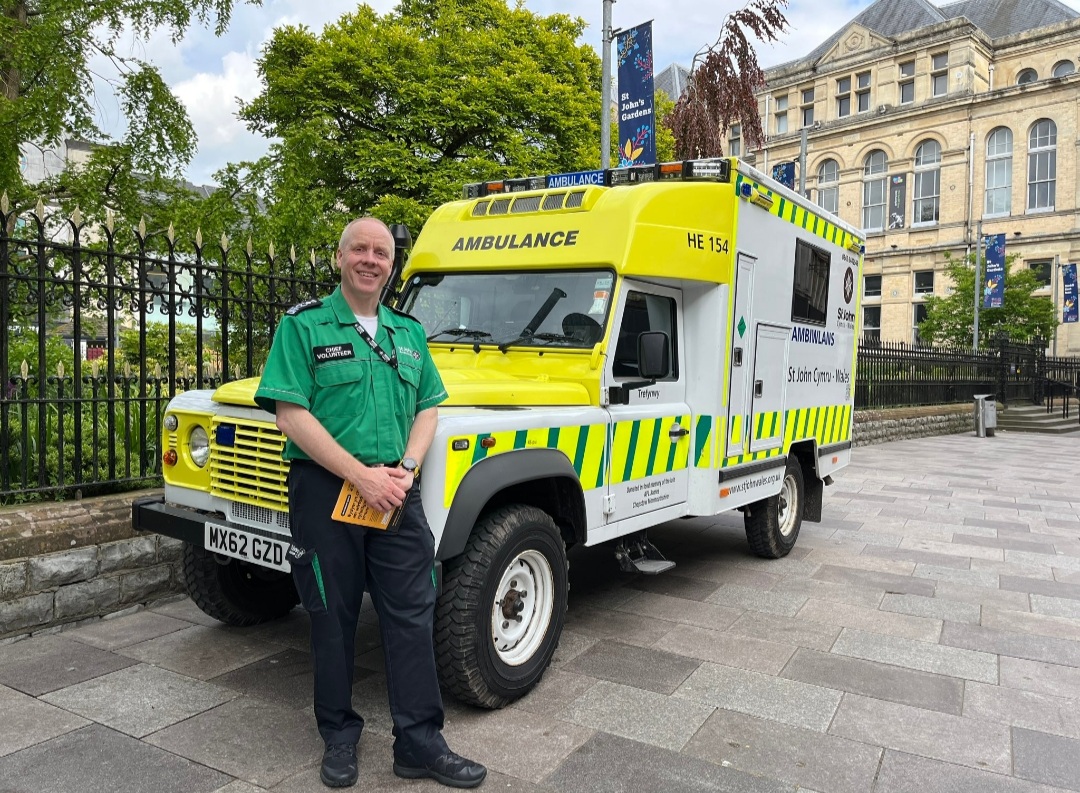 Detective - and St John Ambulance Cymru’s Chief Volunteer - saves life ...
