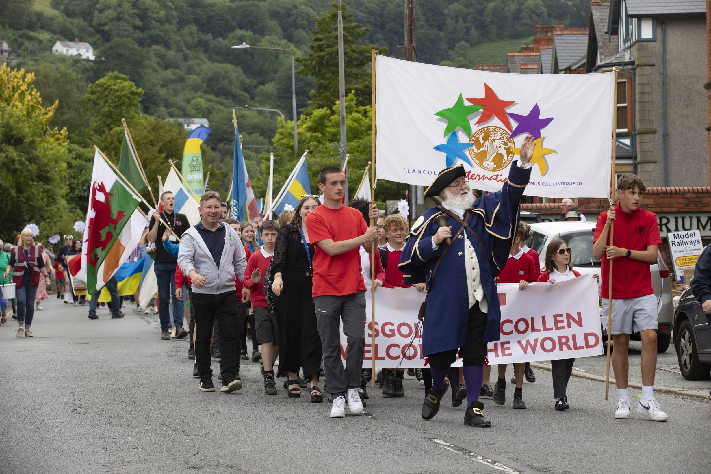 Spectacular parade makes triumphant return to Llangollen - Herald.Wales