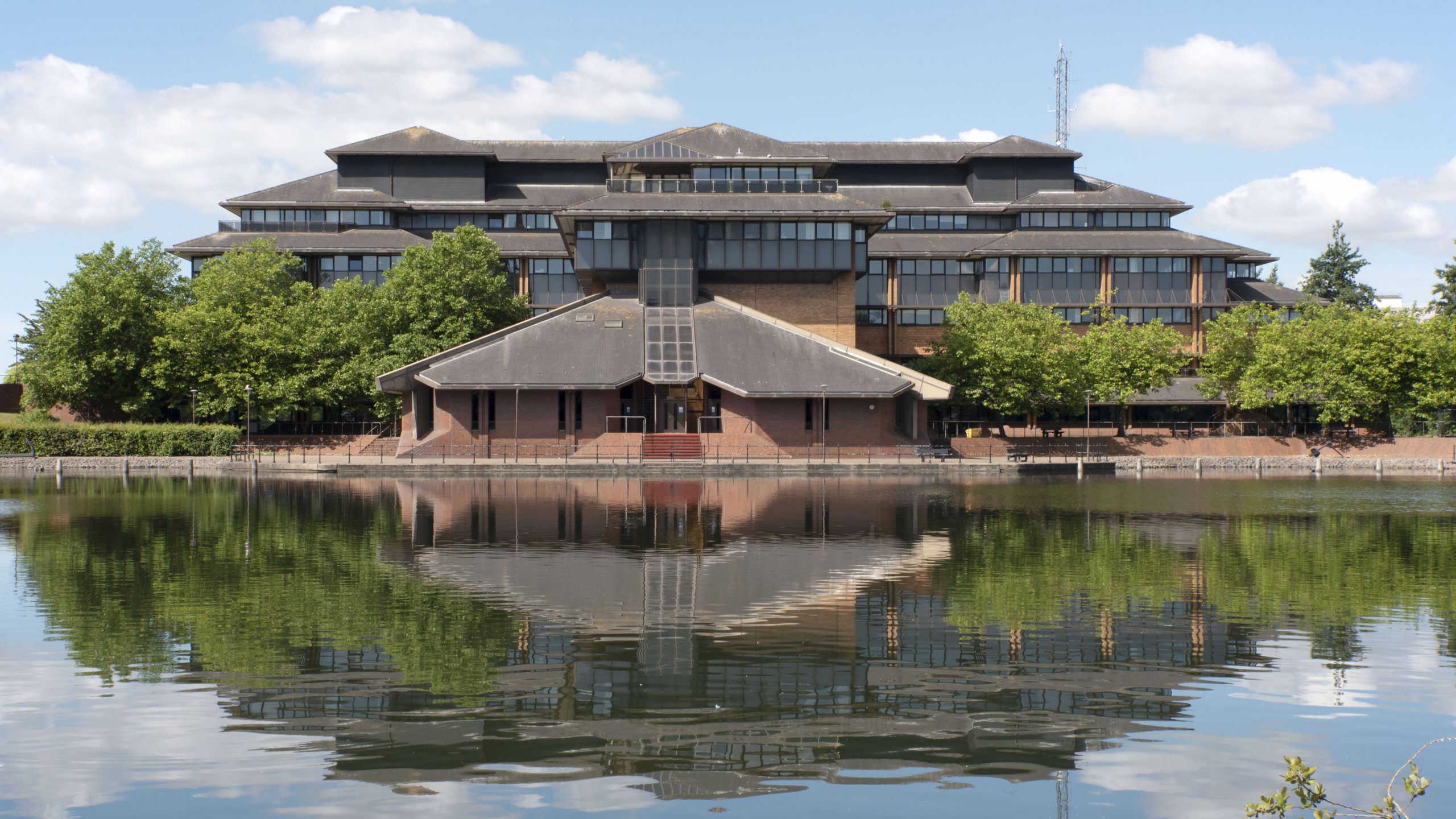 Cabinet reshuffle at Cardiff Council sees new roles created - Herald.Wales