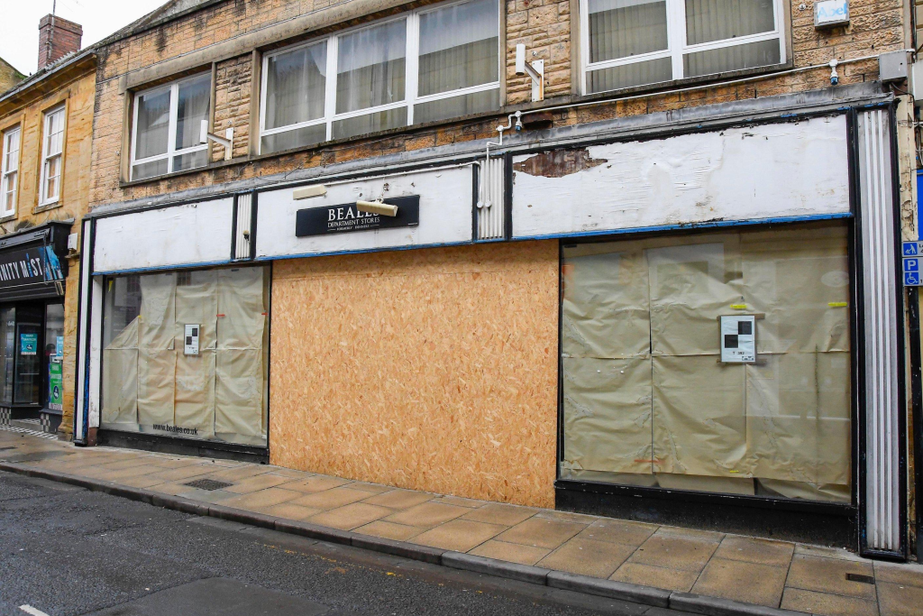 Wales faces second highest vacant shop crisis in the UK - Herald.Wales