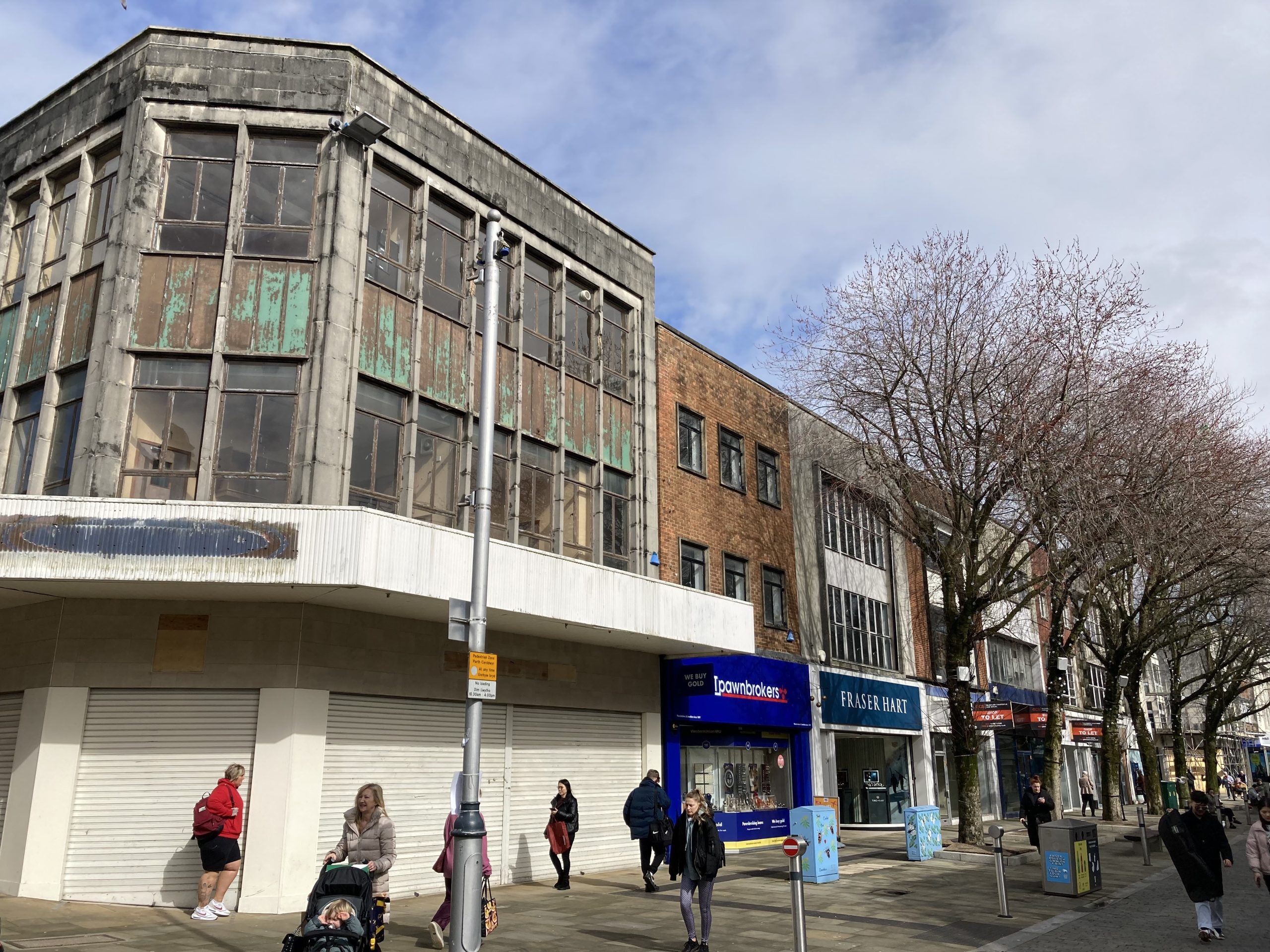 Swansea: Cabinet agrees to freehold sale of block of shops - Herald.Wales