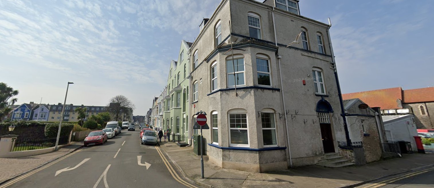 Plans to build four-story house on former Conservative club site in ...