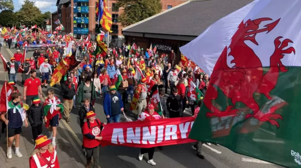 Bangor march draws thousands in support of Welsh independence - Herald ...