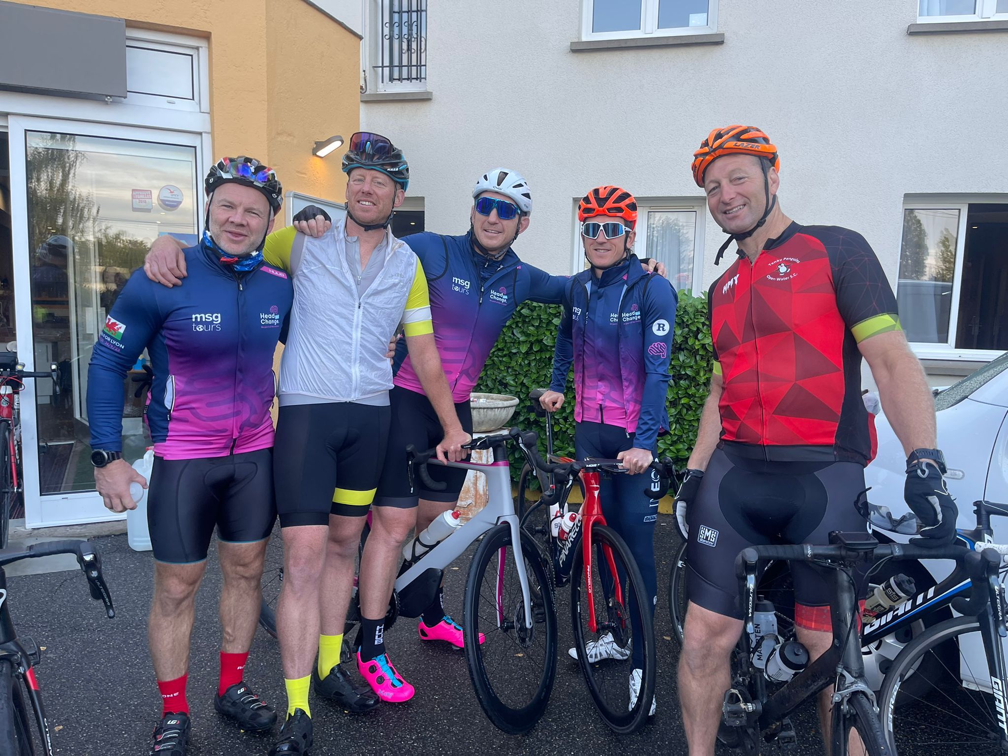 Welsh rugby legend Alix Popham completes epic London to Lyon ride ...