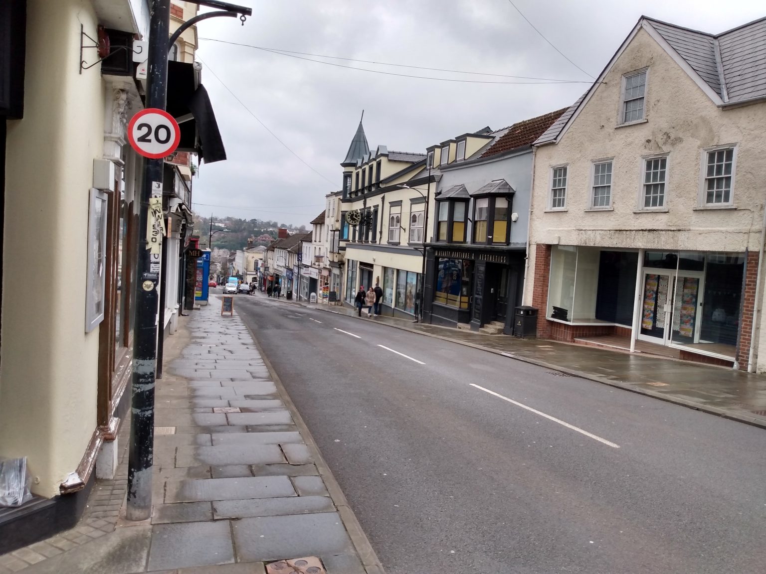 Nearly 300 road signs in Gwent discarded after introduction of 20mph ...