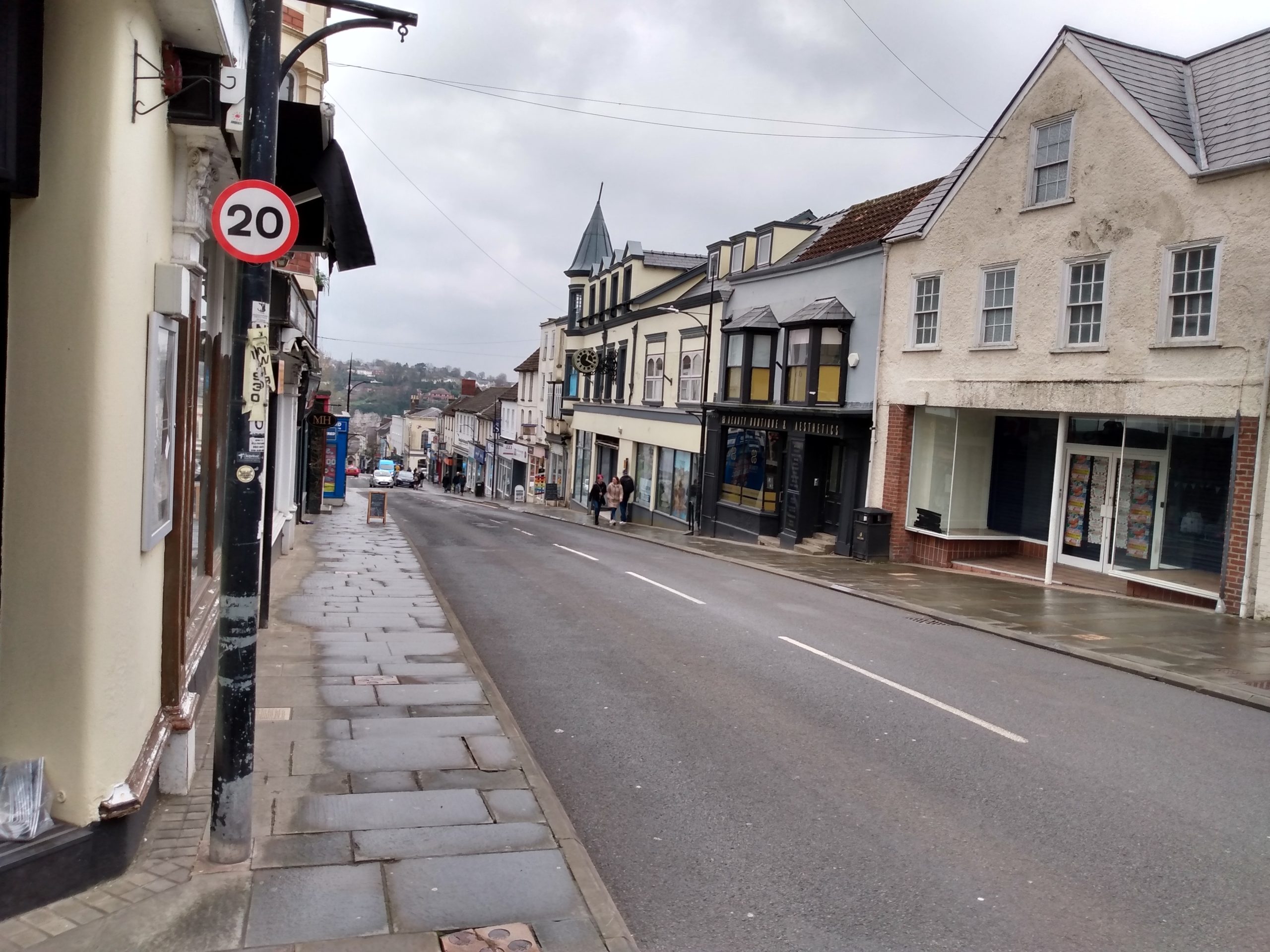 Nearly 300 road signs in Gwent discarded after introduction of 20mph ...