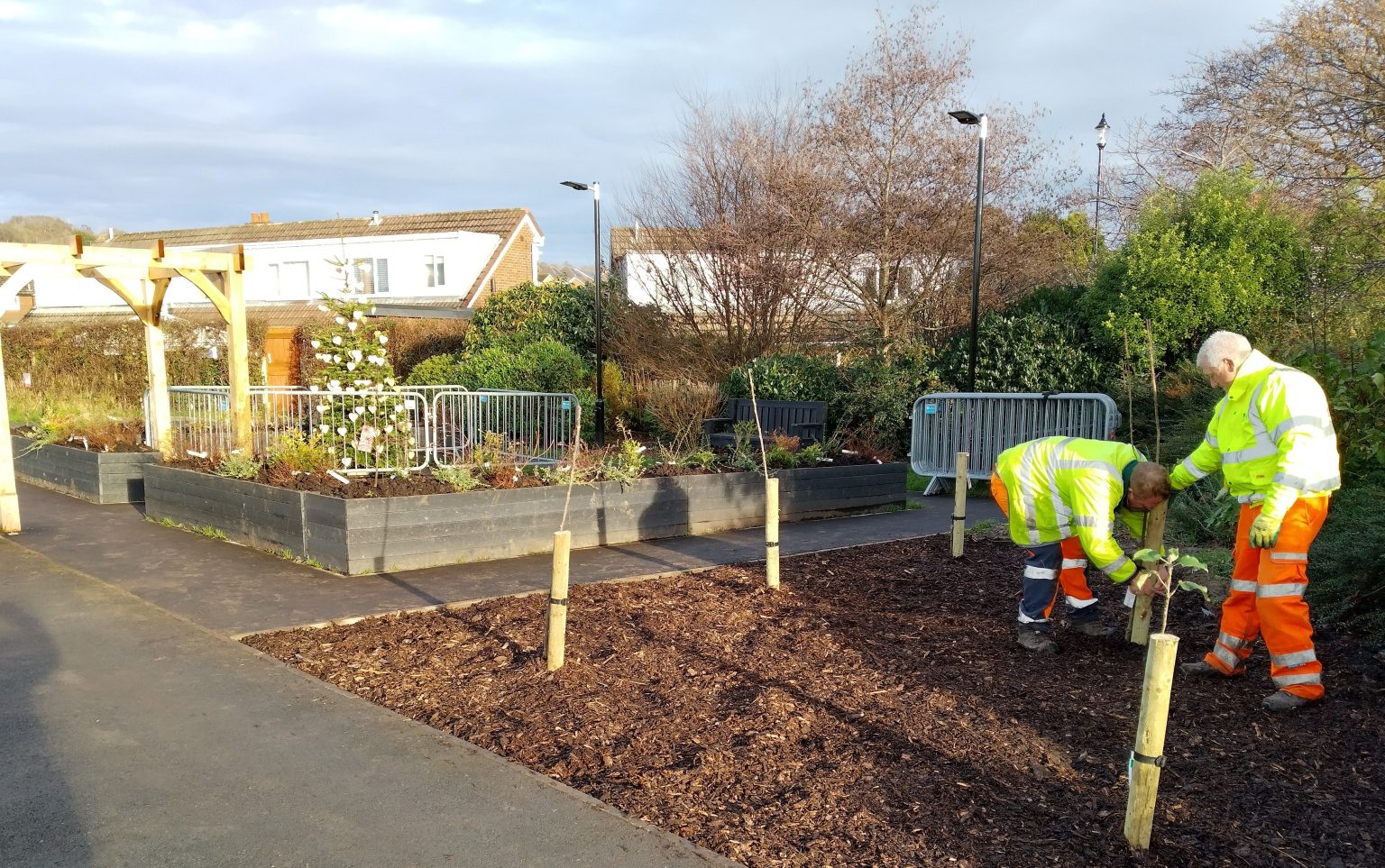 Memory Garden unveiled at Cae Derw park - Herald.Wales
