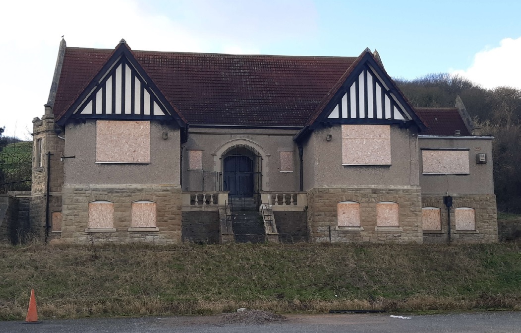 Controversial plans for 14 homes on Gronant Institute site approved - Herald.Wales