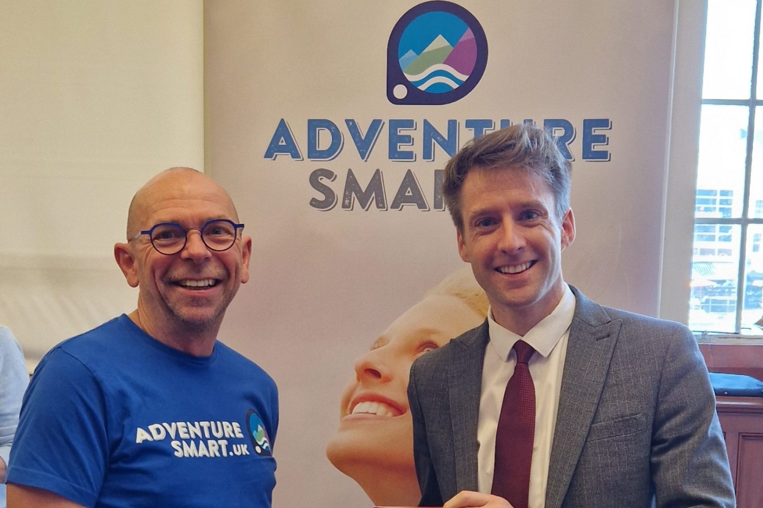 Sam Rowlands MS supports campaign to highlight water safety - Herald.Wales