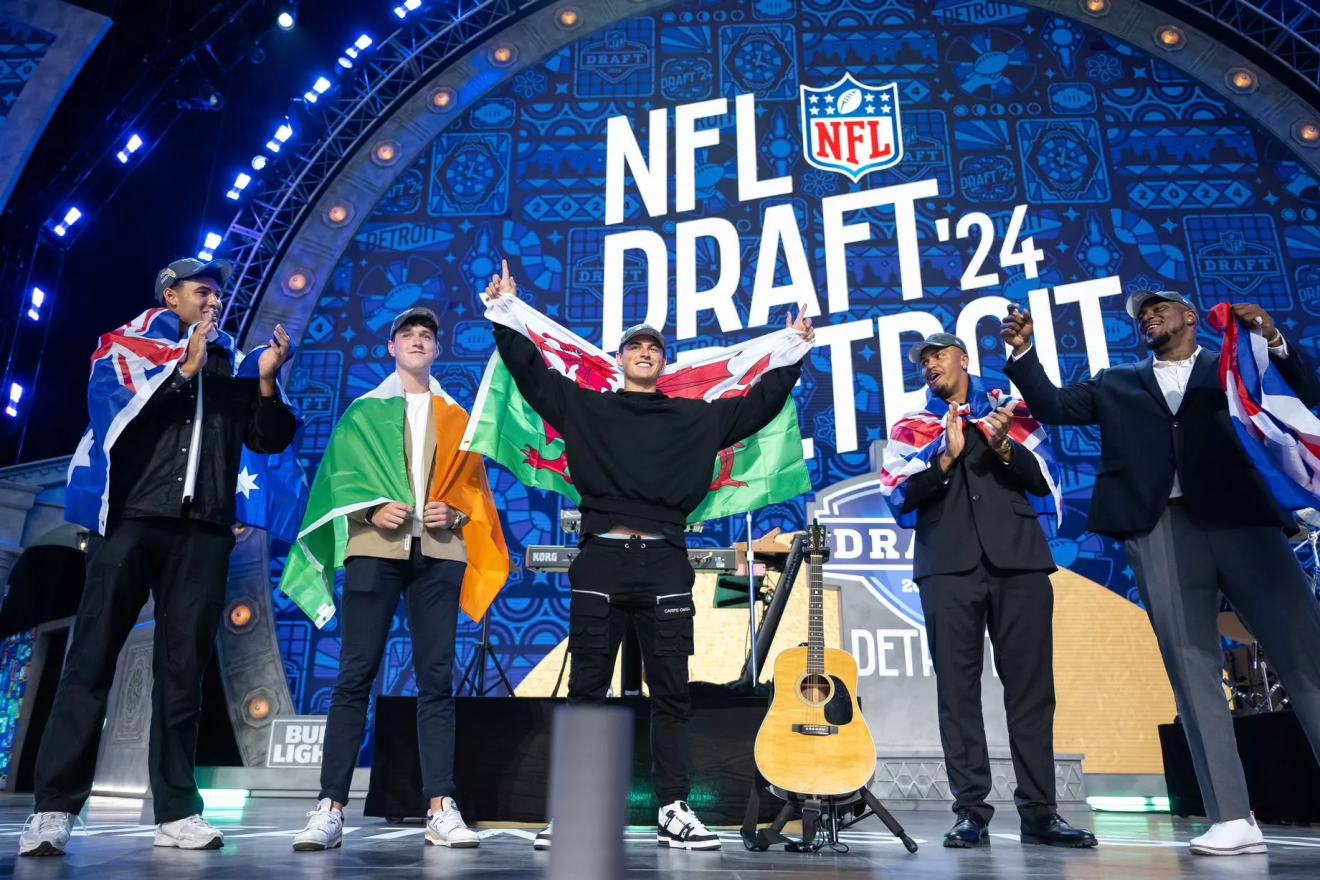 Louis Rees-Zammit flys Welsh flag at NFL Draft event - Herald.Wales