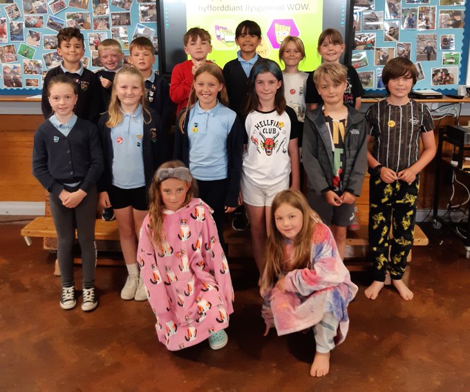 Anglesey pupils lead the way in national walking initiative - Herald.Wales