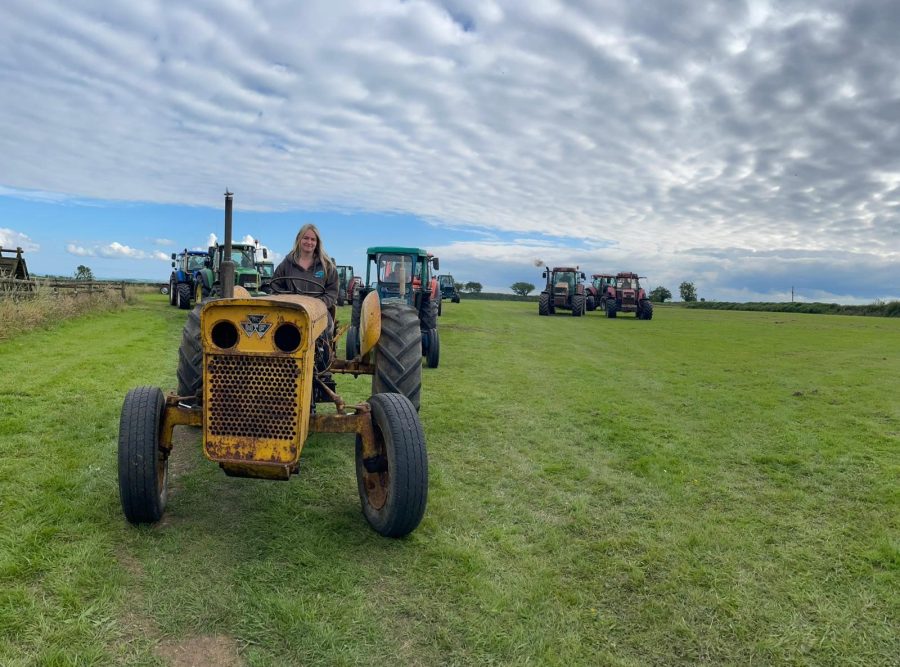 Memorial tractor run raises £1,660 for intensive care unit - Herald.Wales