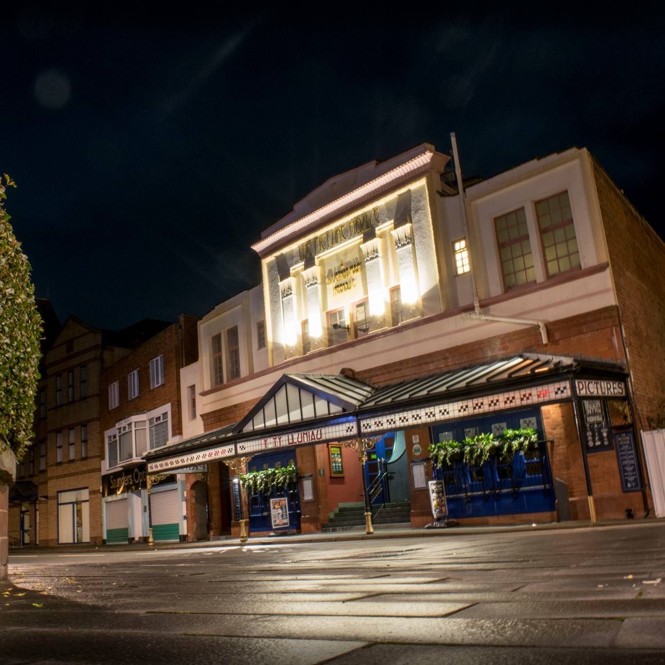 Licensing hours consultation launched for Colwyn Bay pub - Herald.Wales