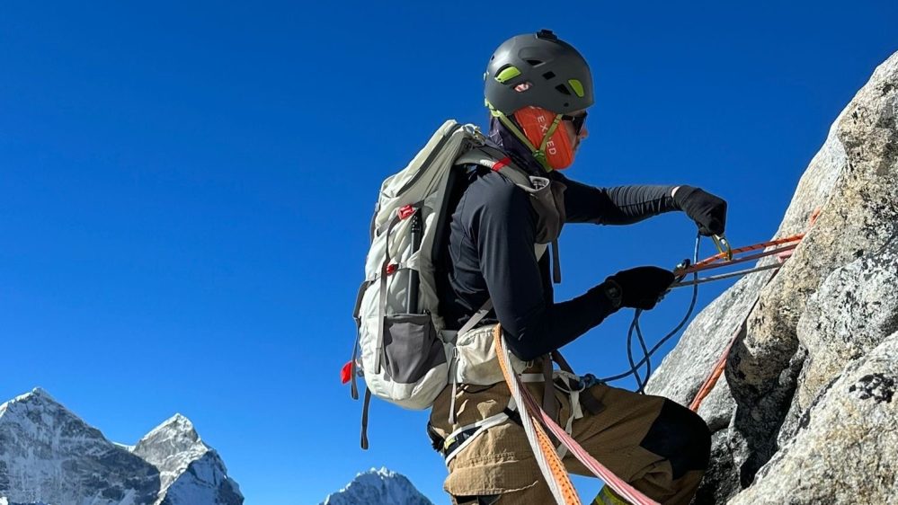 Firefighter to tackle Mount Everest - Herald.Wales