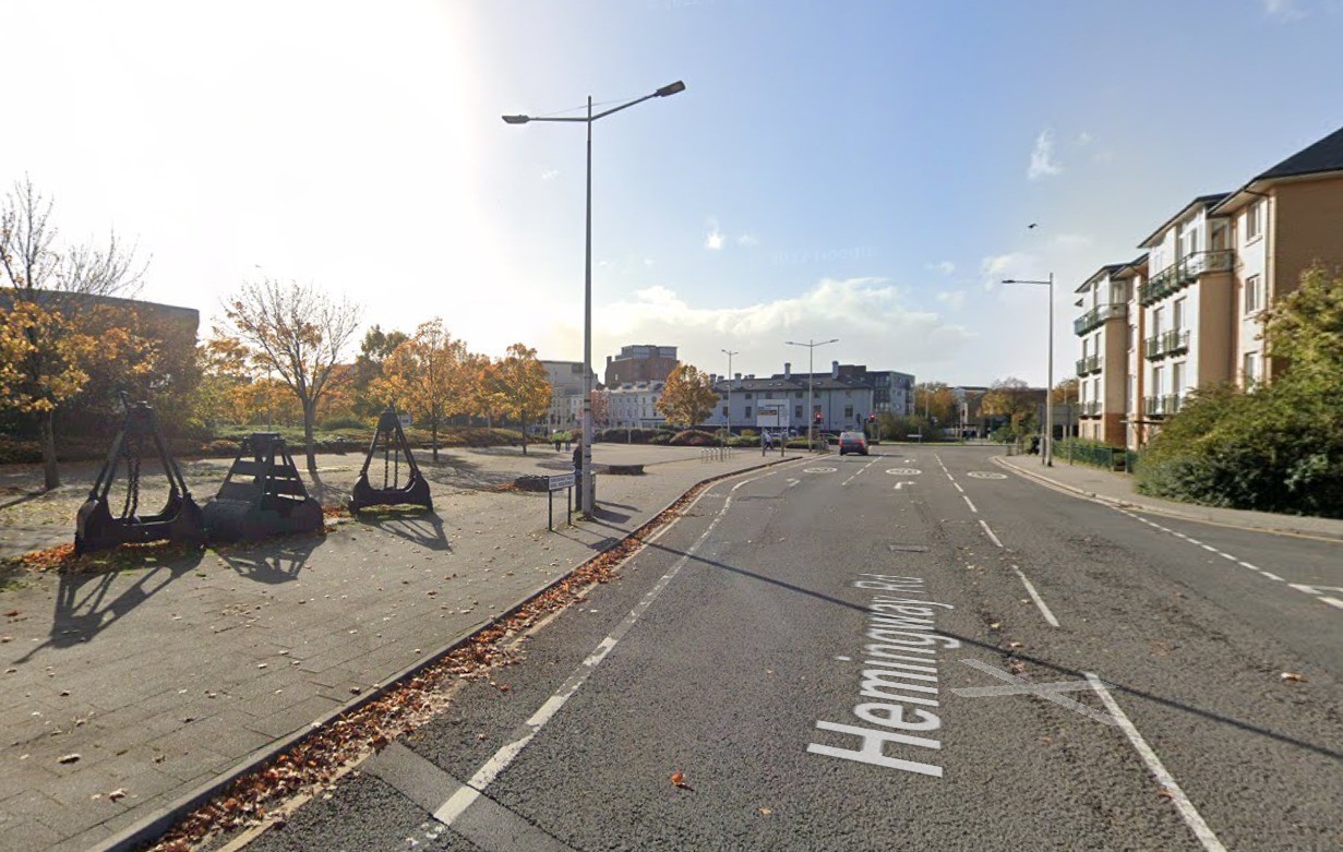 Busy Cardiff Bay road temporarily opens to deal with Christmas ...