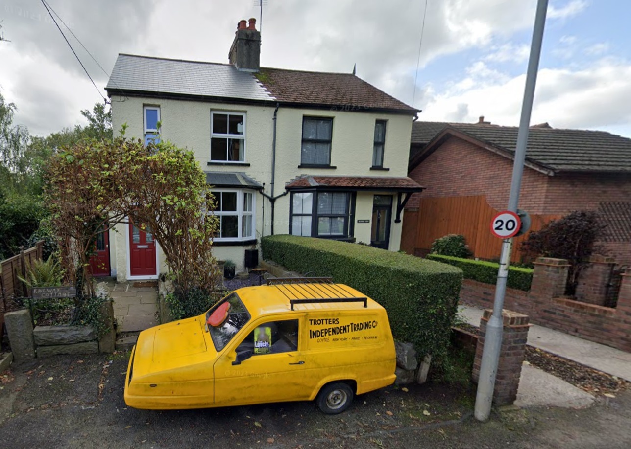 Removal of 20mph signs leaves drivers confused in rural Welsh village ...