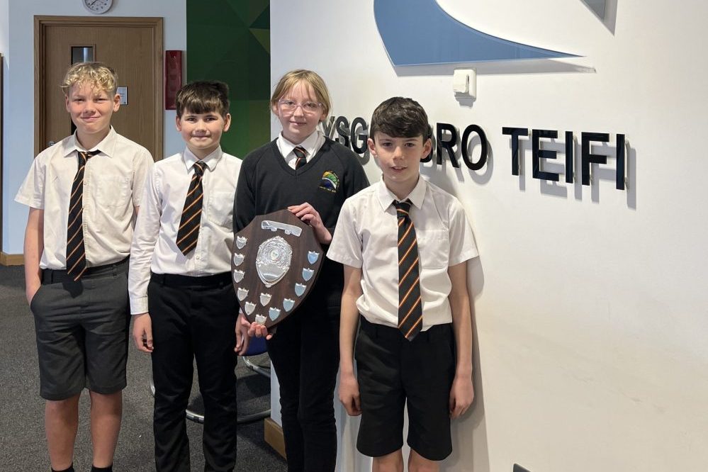 Success for Ysgol Bro Teifi and Ysgol Llwyn yr Eos in Cwis Dim Clem ...