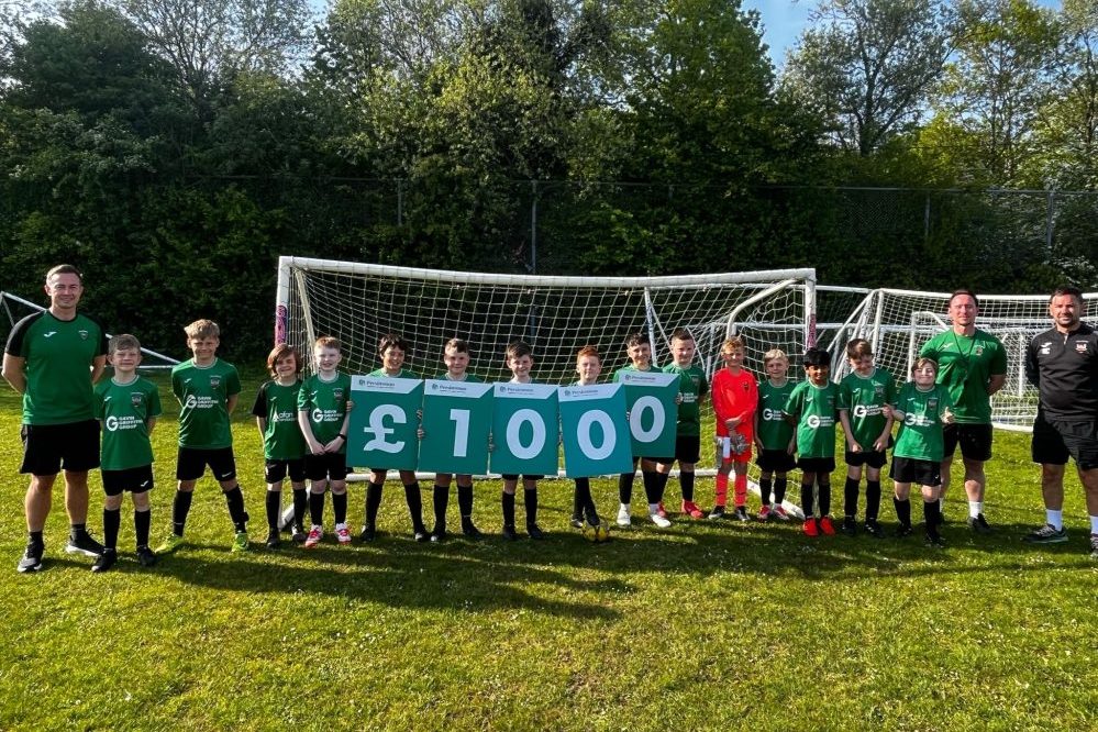 Developer gives cash boost to local football team - Herald.Wales